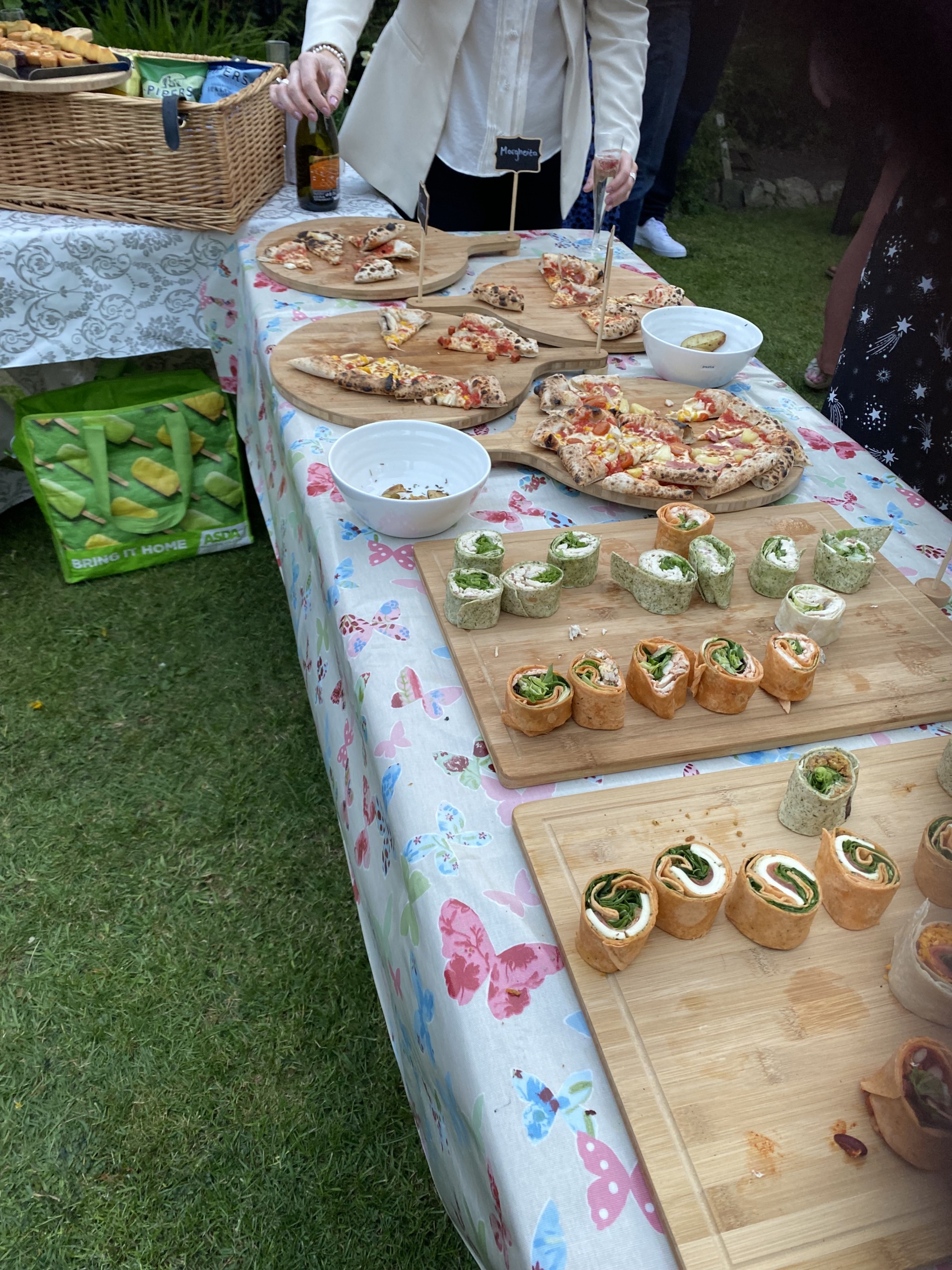 What We Can Offer - The Welsh Italian Pizza Co